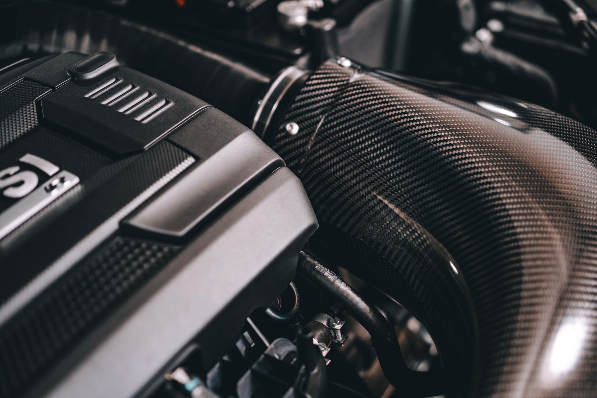 Full Carbon Direct Cold Air Intake for VW Golf MK7.5 - 2.0 TSI EA888 G