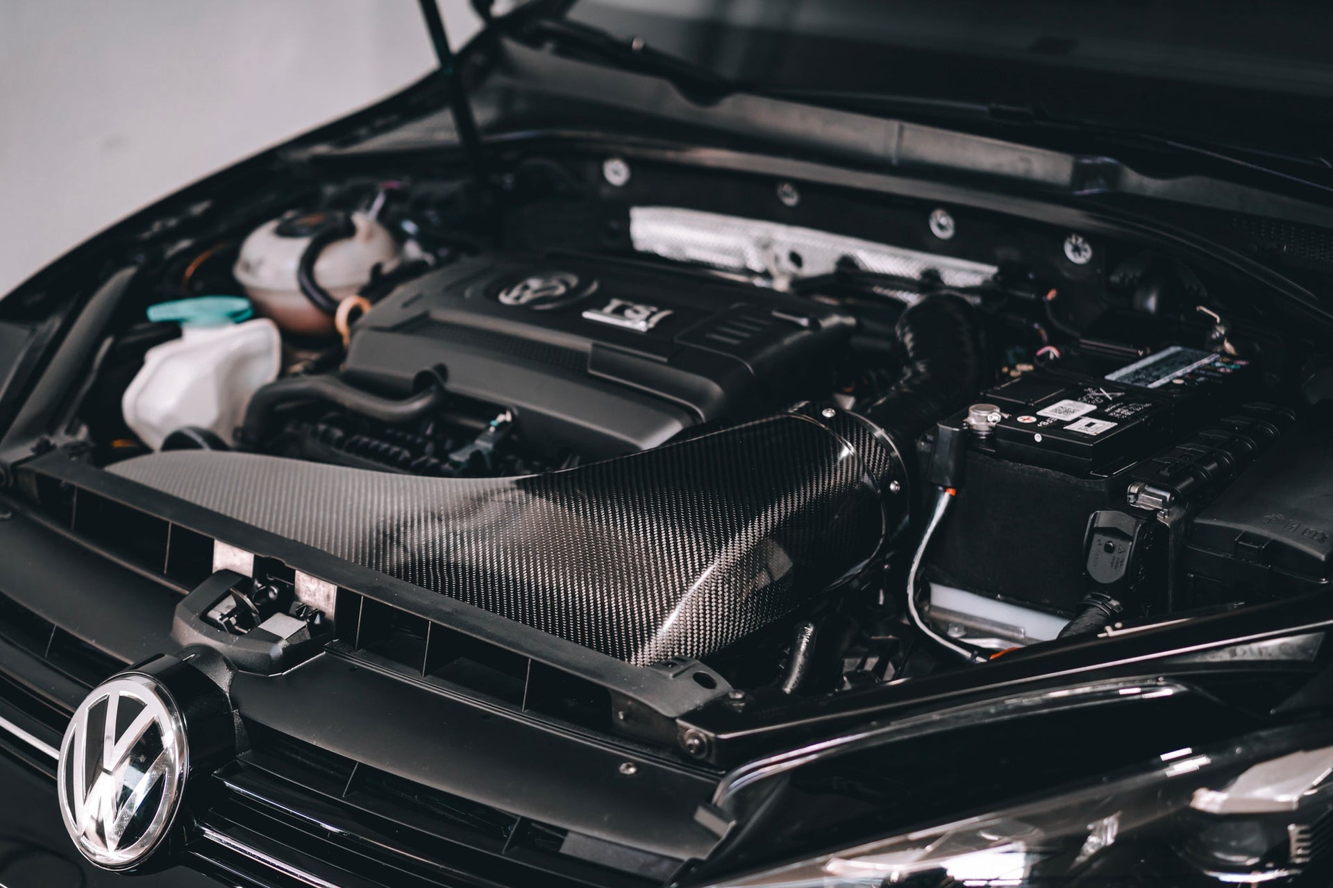 Full Carbon Direct Cold Air Intake for VW Golf MK7.5 - 2.0 TSI EA888 G